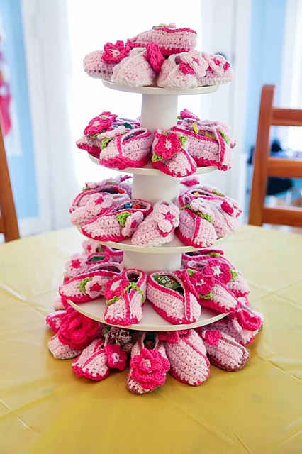 Ravelry: Asian Kimono Baby Shoes pattern by Courtney Lee