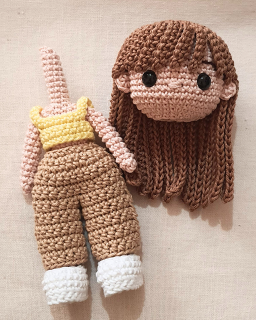 Ravelry: doll in crop top and pants pattern by Maria Manika