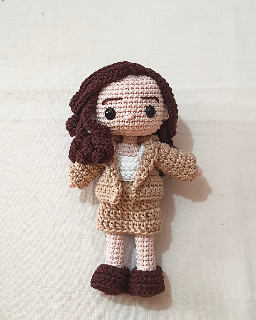 Ravelry: office worker doll pattern by Maria Manika