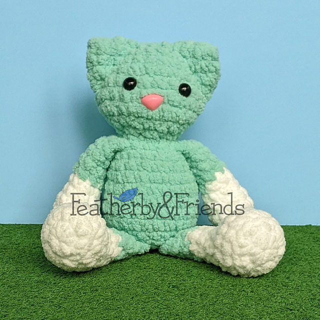 Ravelry: Cuddle Buddy Cat pattern by Alicia English