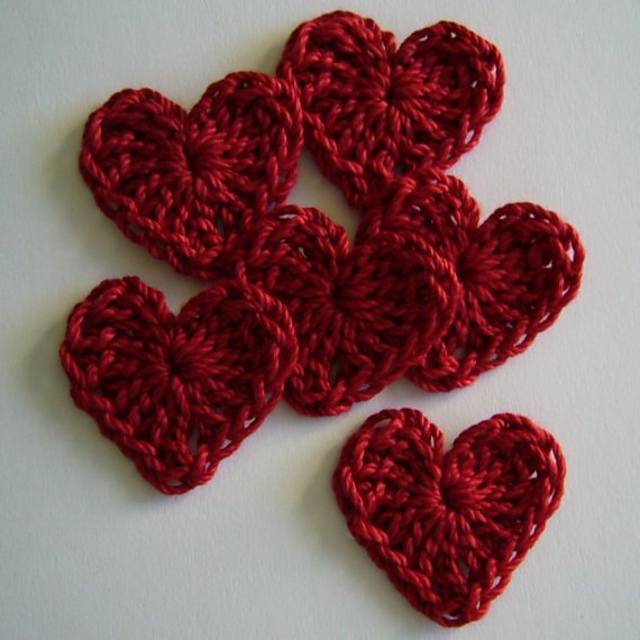Ravelry: Mini crocheted hearts pattern by Morgan Joyce