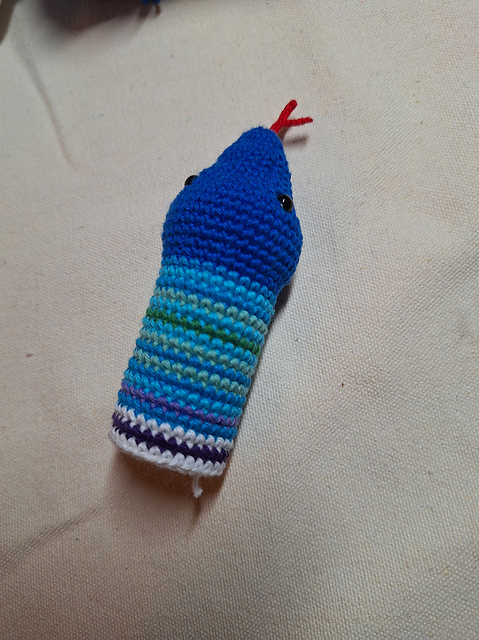 Ravelry: Temperature Snake pattern by Mariel Dickert