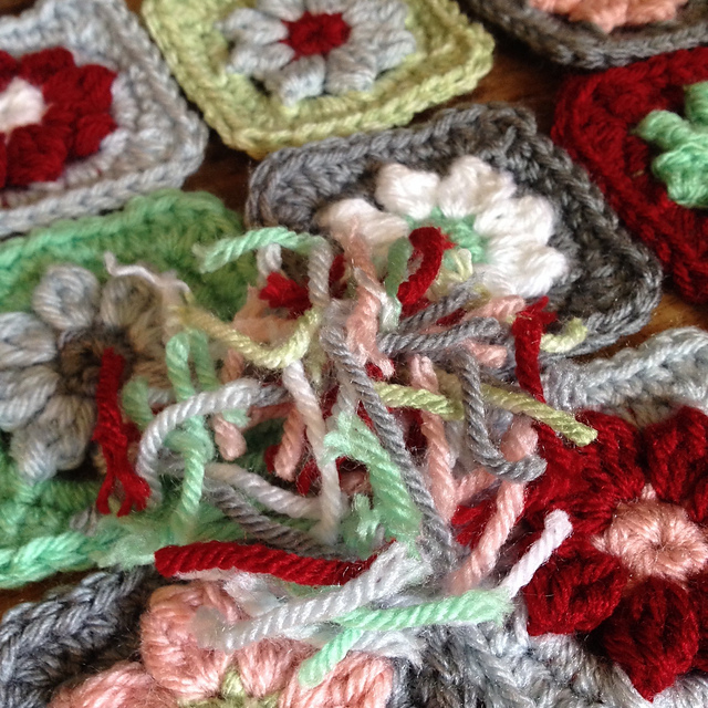 Ravelry: chitweed's Daisy Pop Mini Motif