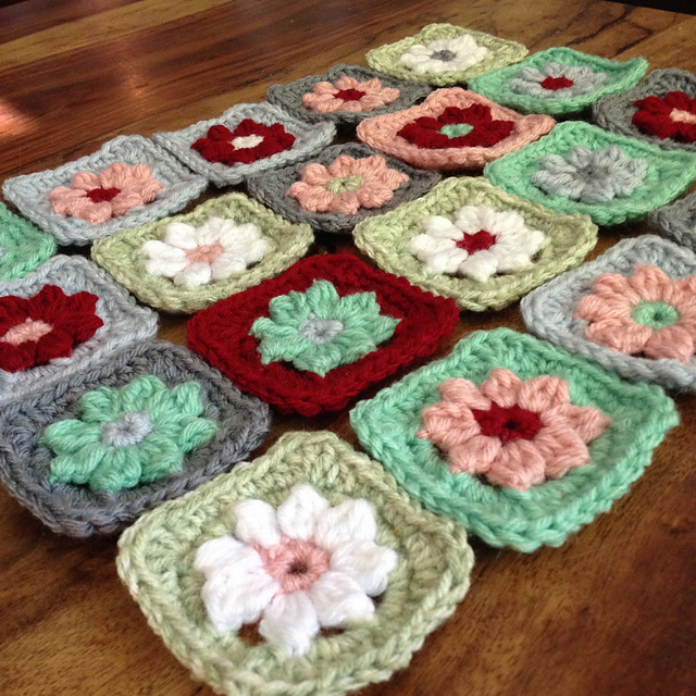 Ravelry: chitweed's Daisy Pop Mini Motif