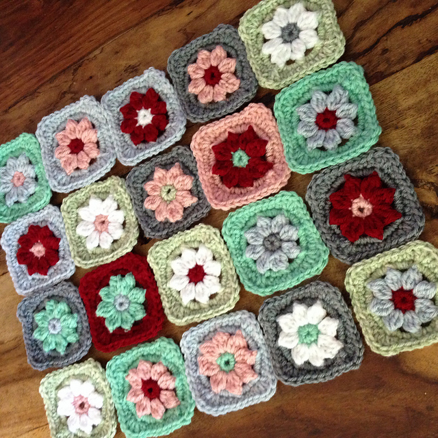 Ravelry: chitweed's Daisy Pop Mini Motif