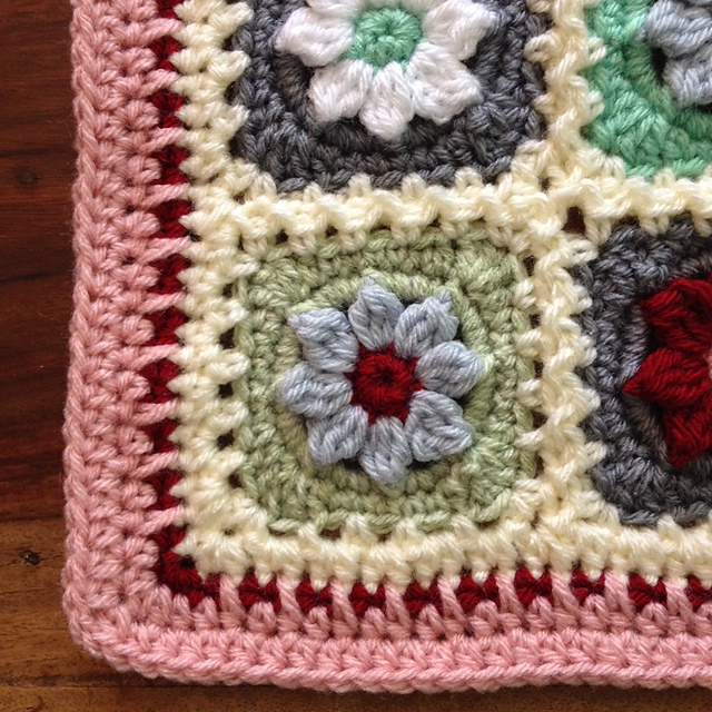 Ravelry: chitweed's Daisy Pop Mini Motif