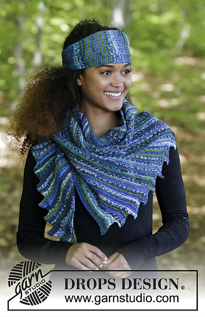Ravelry: 181-23 a Winter Tide Shawl pattern by DROPS design