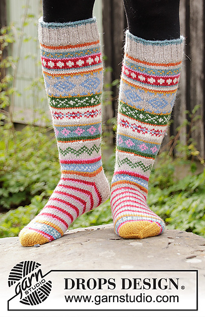Ravelry: 193-1 Winter Carnival Socks pattern by DROPS design