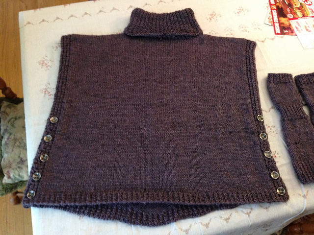 Ravelry: TheLadyLovesRed's Azel Pullover