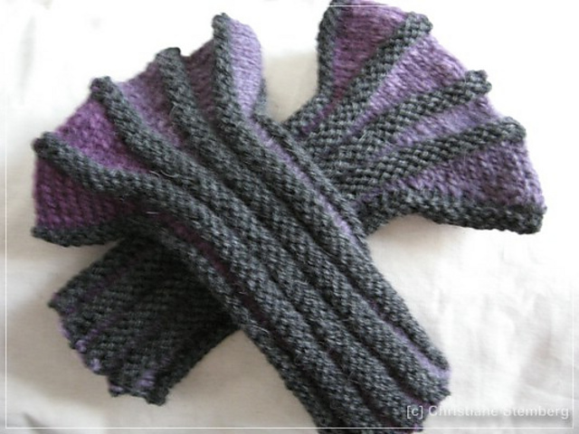 Ravelry: Tulip - Cuffs pattern by Christiane Hertz