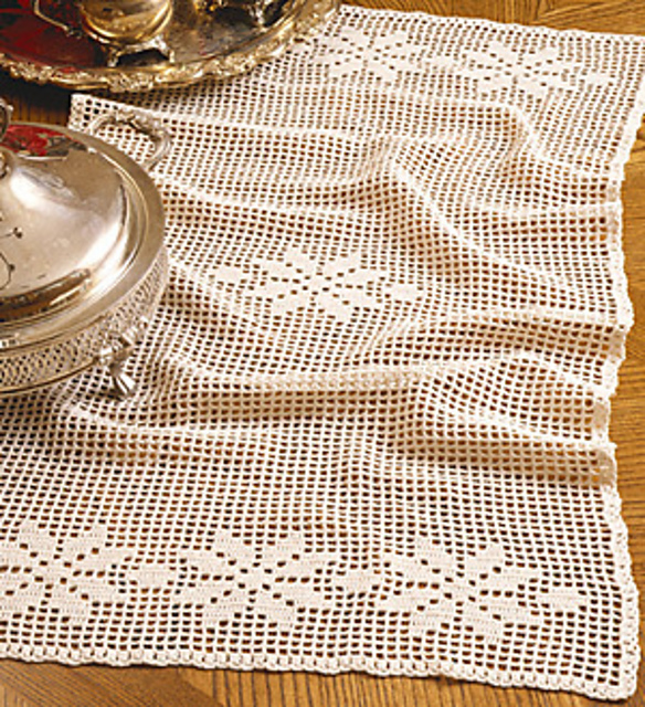 Ravelry: Poinsettia Table Scarf pattern by Terry Kimbrough