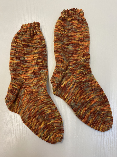 Ravelry: Basic 4ply socks pattern by Cindy Edmonds