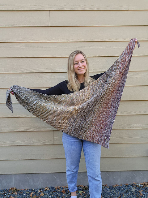 Ravelry: DK Triforce Fade Shawl pattern by Claire Jackson (Perfectly ...