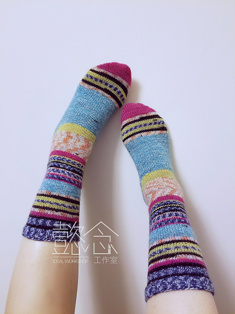Ravelry: Super easy toe up socks pattern by Crazy Clare