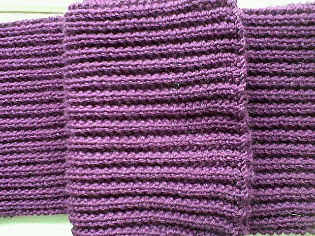 Ravelry: Long ribbed scarf pattern by hachette