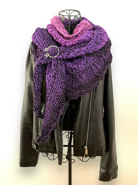 Ravelry: Flat Triangular Scarf "Eunomia" pattern by Claudia Tesar