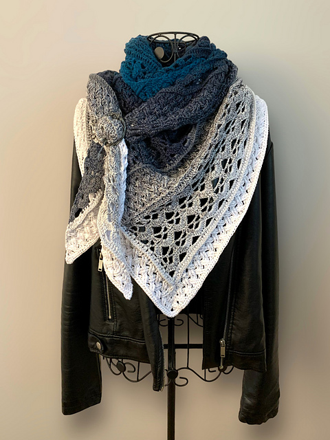 Ravelry: Triangular Scarf "Metis" pattern by Claudia Tesar