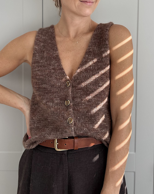 Ravelry: Shoreline Top Light pattern by Cheryl Mokhtari