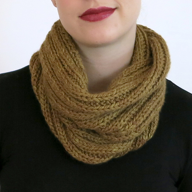 Ravelry: Double Wrap Cowl pattern by Julie Weisenberger