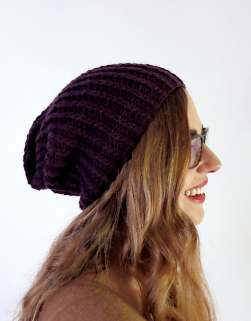 Ravelry: simple slouchy hat pattern by Julie Weisenberger