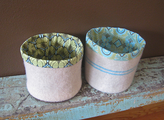 Ravelry: felted buckets pattern by Julie Weisenberger