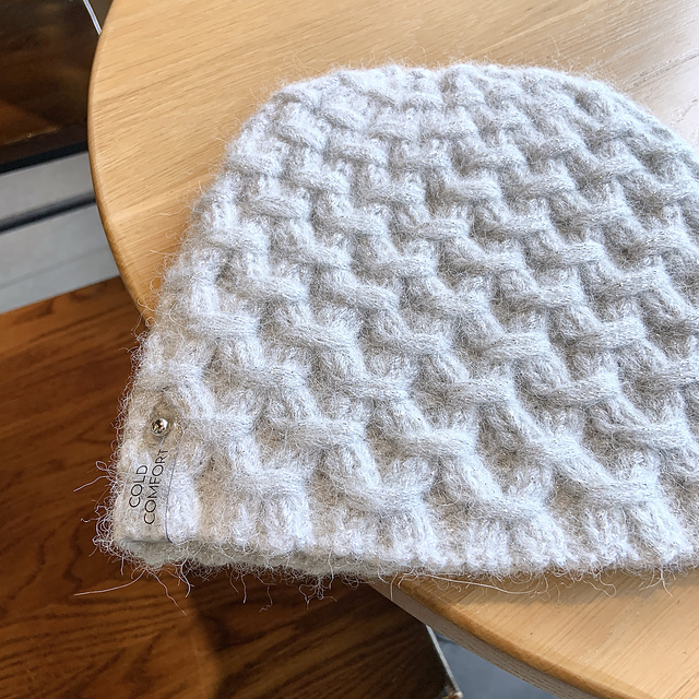 Ravelry: The Amy Hat pattern by cold comfort knits