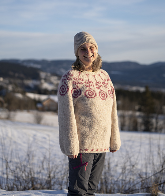 Ravelry: Unalome pattern by Gro Lindstad