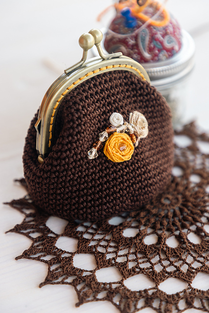 Ravelry: Coin Purse pattern by Olga Shalaeva