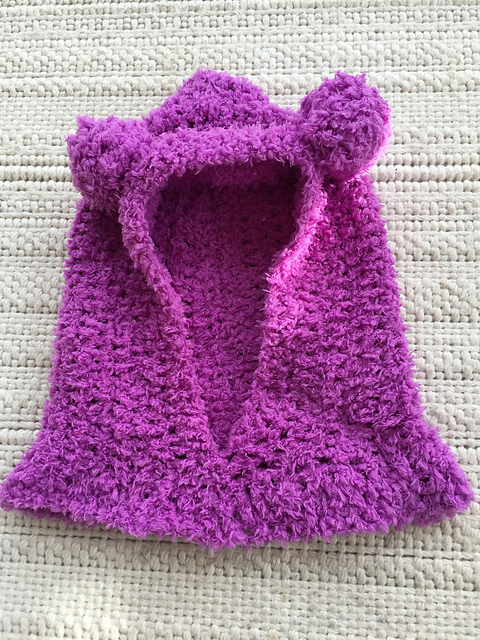 Ravelry: Snuggly Snood pattern by Claire Bentley