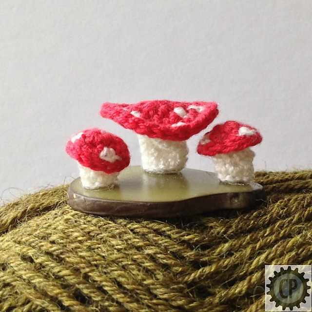Ravelry: Fairy Toadstool Table and Chairs pattern by Laurinda Reddig