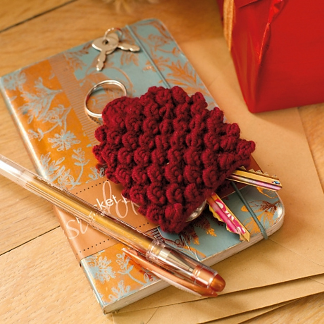 Ravelry: Raspberry Key Cover pattern by Kyoko Nakayoshi