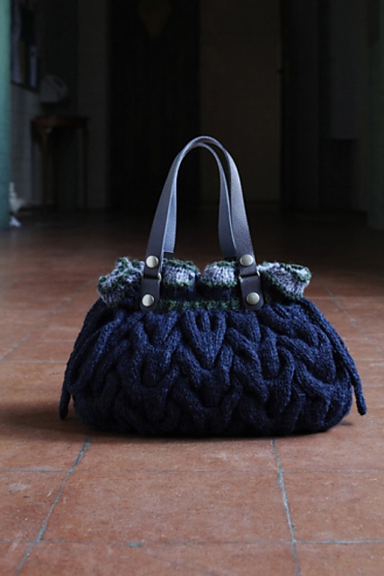 Ravelry: Miranda Bag pattern by Kyoko Nakayoshi