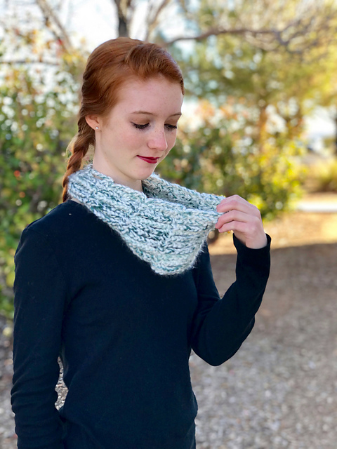 Ravelry: Wintergreen Cowl pattern by Rachel Counts