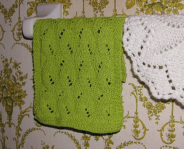 Ravelry: cozyhomelife's Lacy Mock Cable Dishcloth