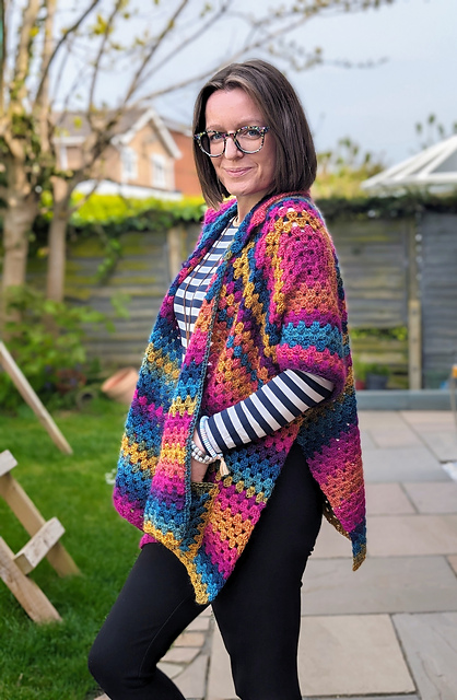 Ravelry: The Granny Cape pattern by Kelly Phelps