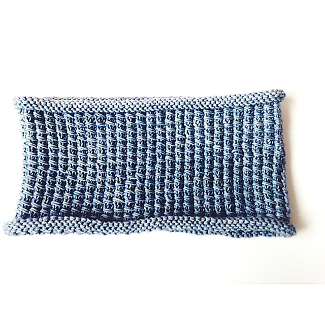 Ravelry: Faded Cowl pattern by CraftandBurn