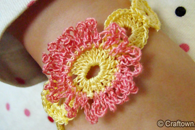 Ravelry: Spring Flower Bracelet pattern by Esther Leavitt