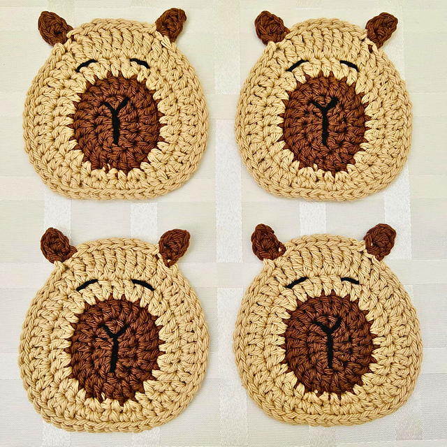 Ravelry: Capybara Coaster pattern by Sammi Zheng