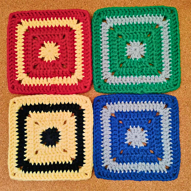 Ravelry: Solid Granny Square pattern by Sammi Zheng