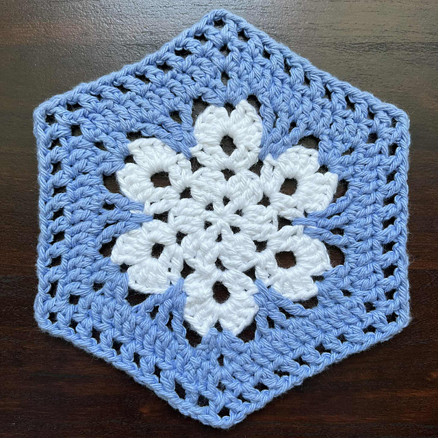 Ravelry: Snowflake Granny Hexagon pattern by Sammi Zheng