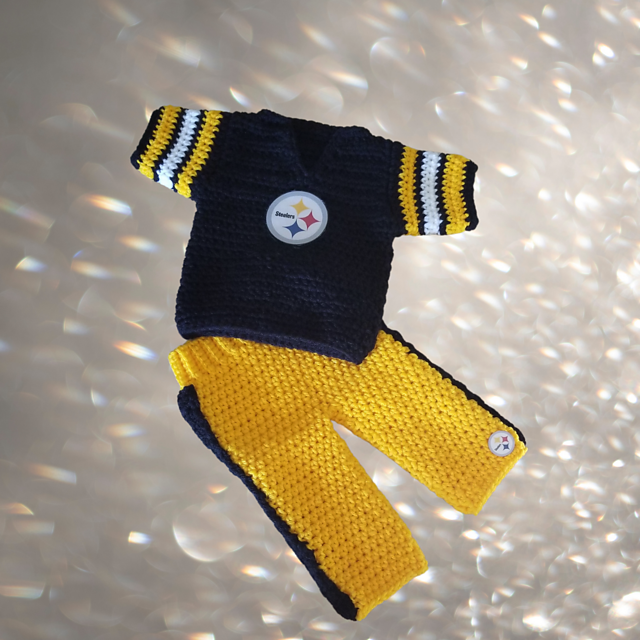 Ravelry: Baby football outfit pattern by DWC