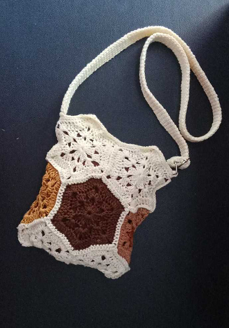 Ravelry: Mayumi Bag pattern by Desiree