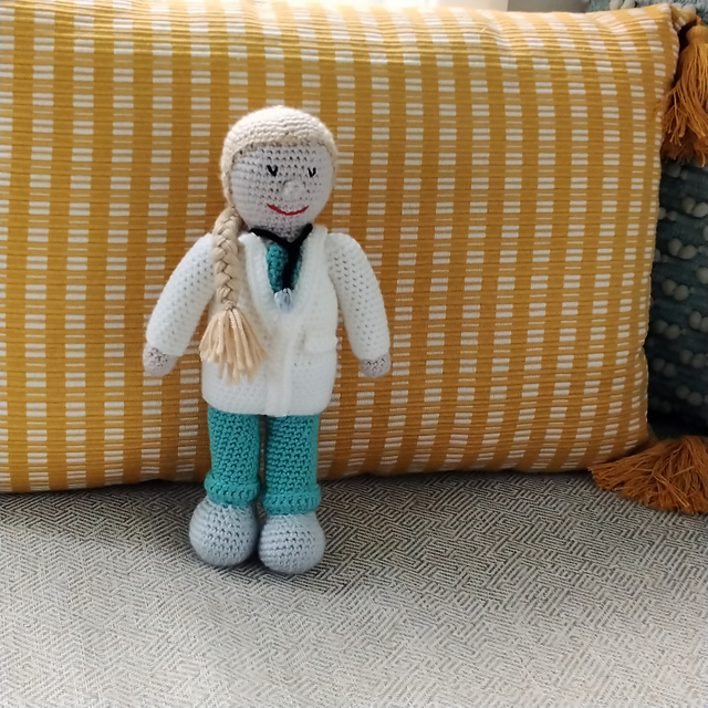 Ravelry: Crochet Doctor pattern by Jenny Ryan