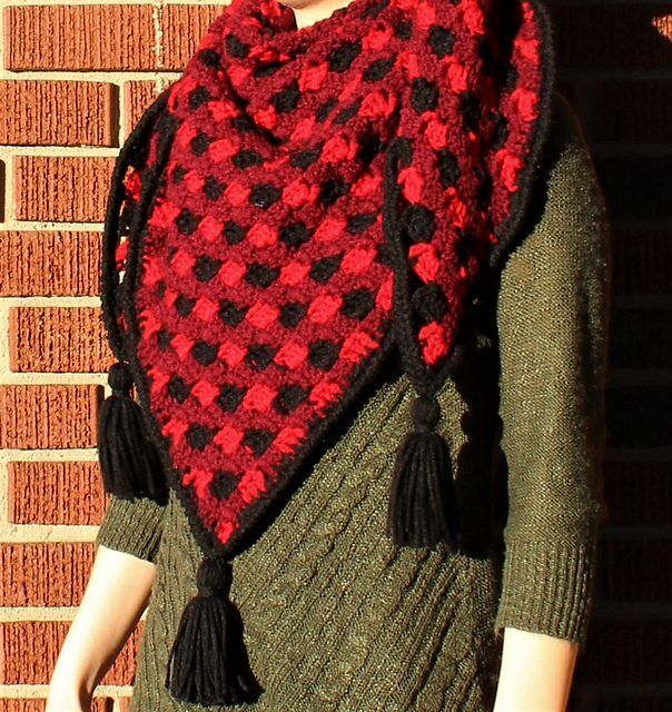 Ravelry: Buffalo Check Triangle Shawl pattern by Liz Meehan