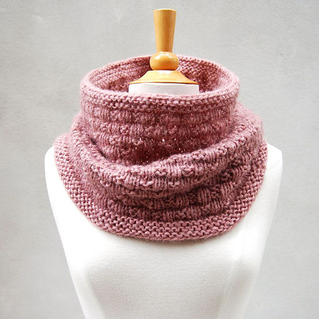 Ravelry: Gemma Cowl pattern by Craig Rosenfeld