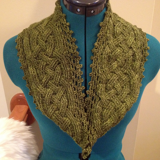 Ravelry: Celtic Cable Cowl pattern by Noelle Stiles