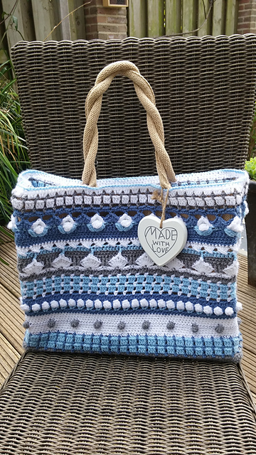 Ravelry: Blue is blue shopping bag pattern by Yvonne Gerichhausen