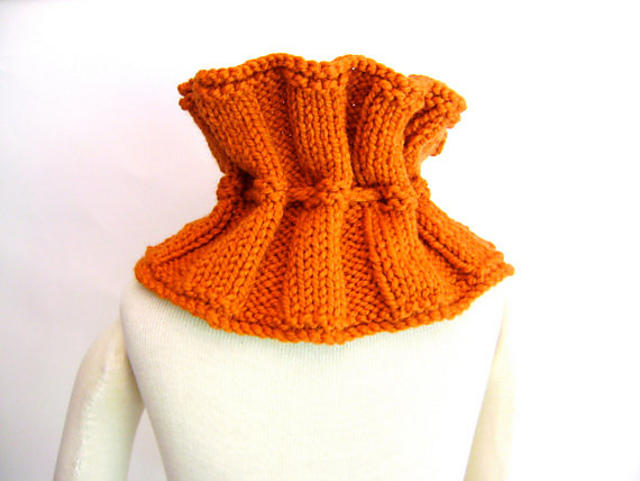 Ravelry: creativedesign's Chic Ruffled Scarf