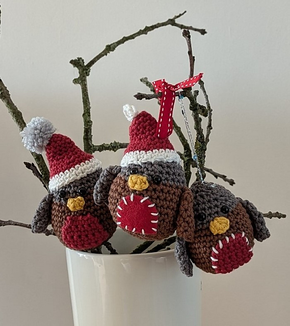 Ravelry: Crochet Christmas Robin pattern by creative neats