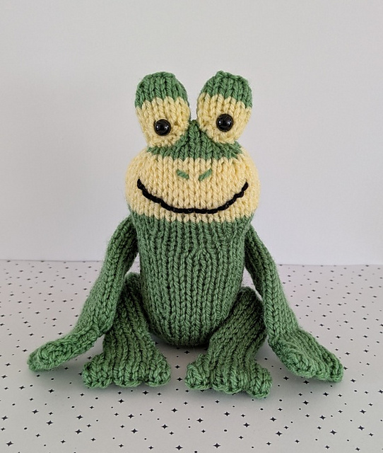Ravelry: Knitted Frog pattern by creative neats